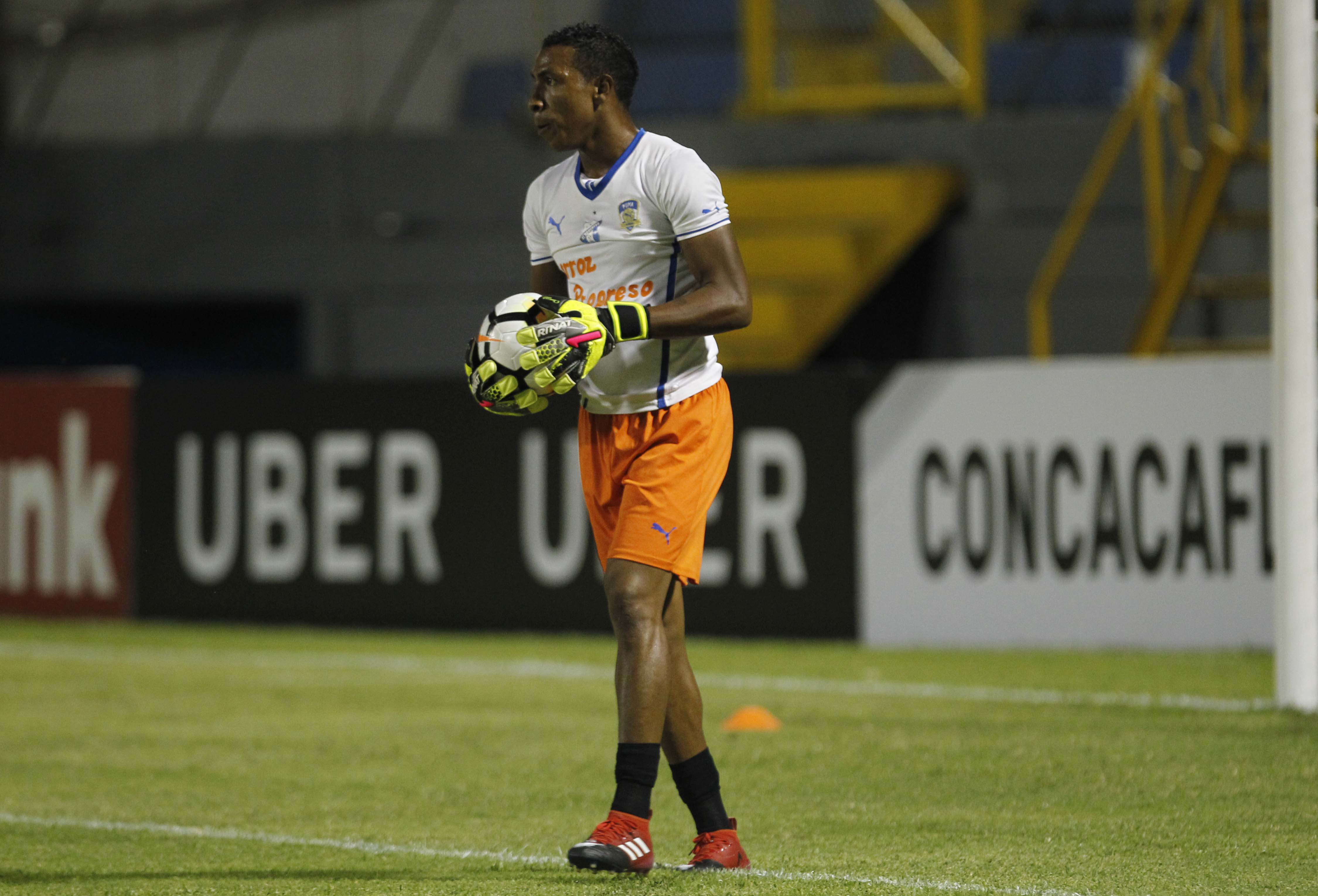 CD Honduras Progreso v Chorrillo FC | Atajada del Partido