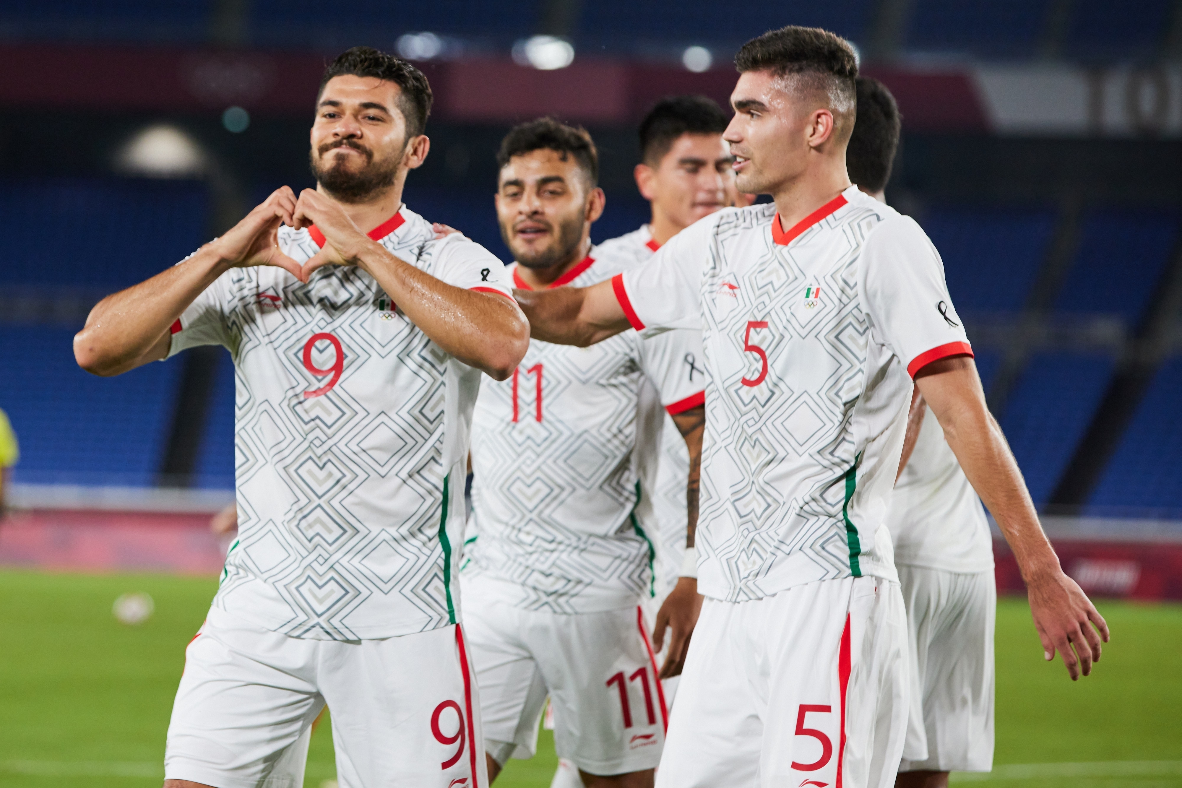 Mexico put on goal-scoring clinic to beat South Korea