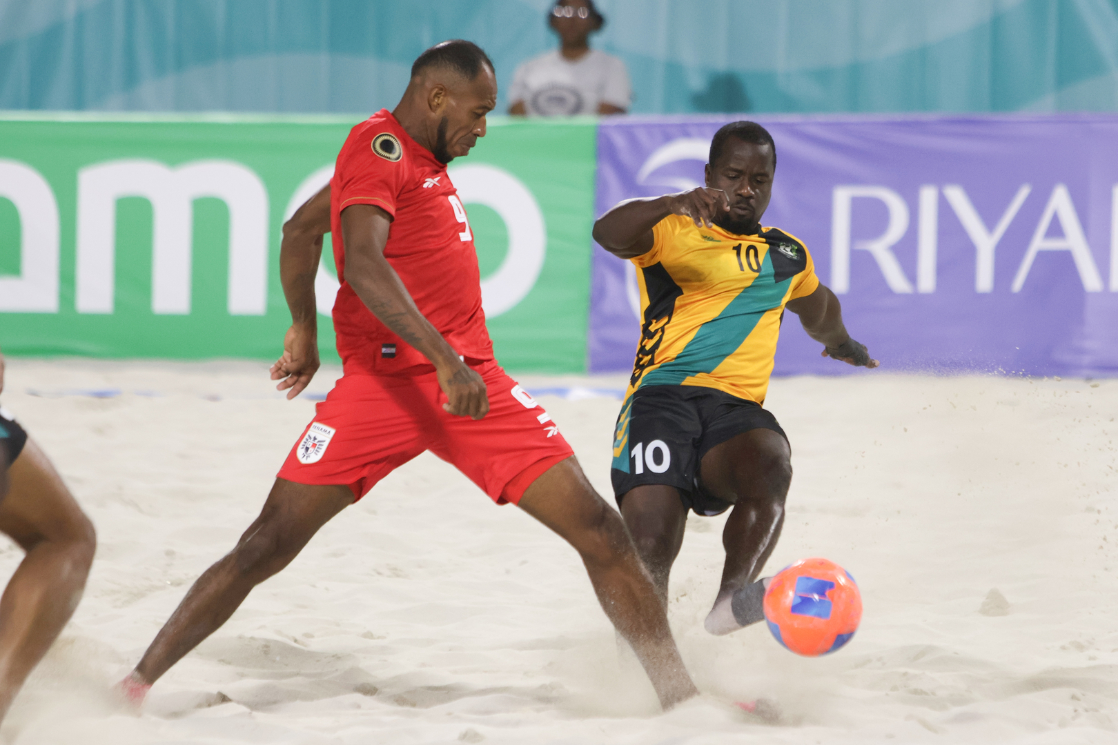 Panama, USA take a point to start Beach Soccer Championship