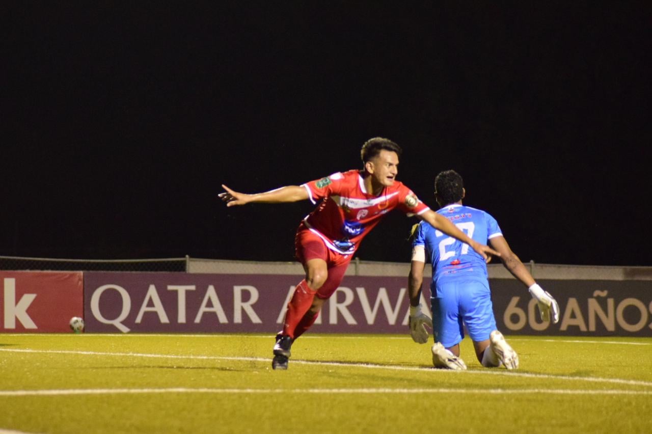 Mora’s late strike pushes Santos past Verdes