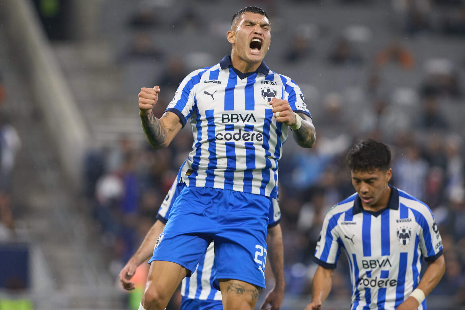 Monterrey take care of business at home vs. Comunicaciones