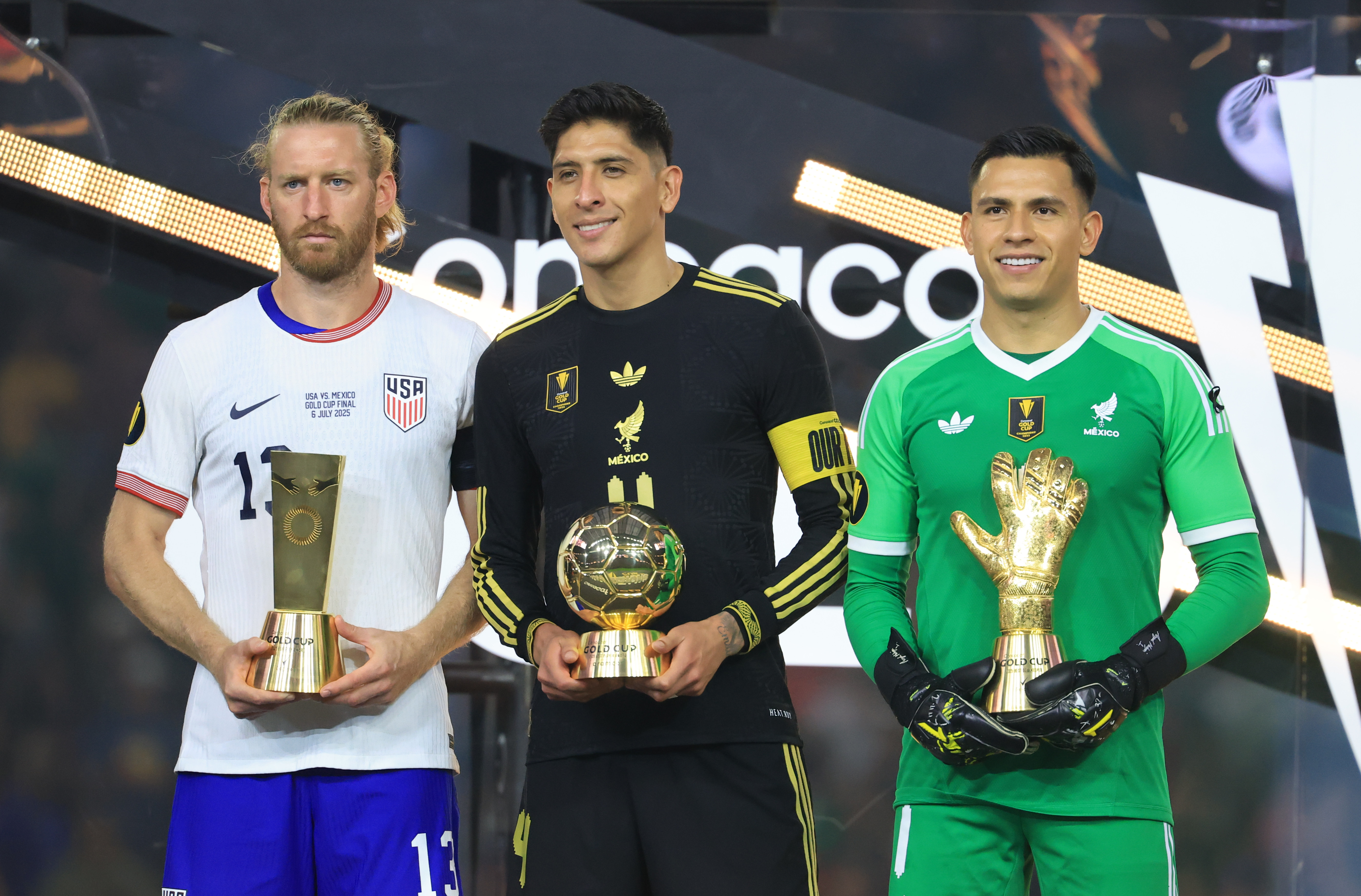 Álvarez, Díaz y Malagón reciben los premios de la Copa Oro Concacaf 2025