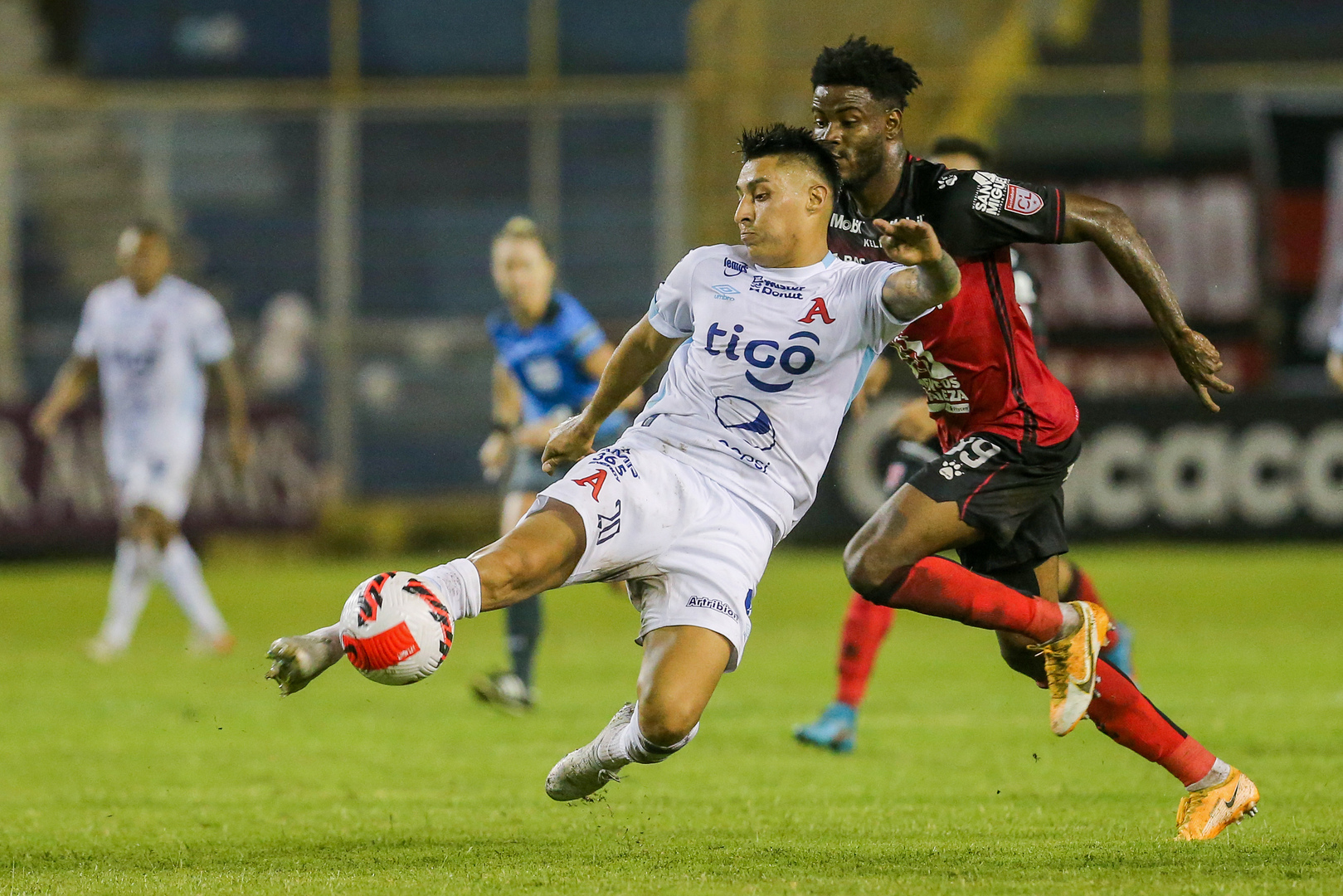 Alianza FC debuta con triunfo en el fútbol salvadoreño