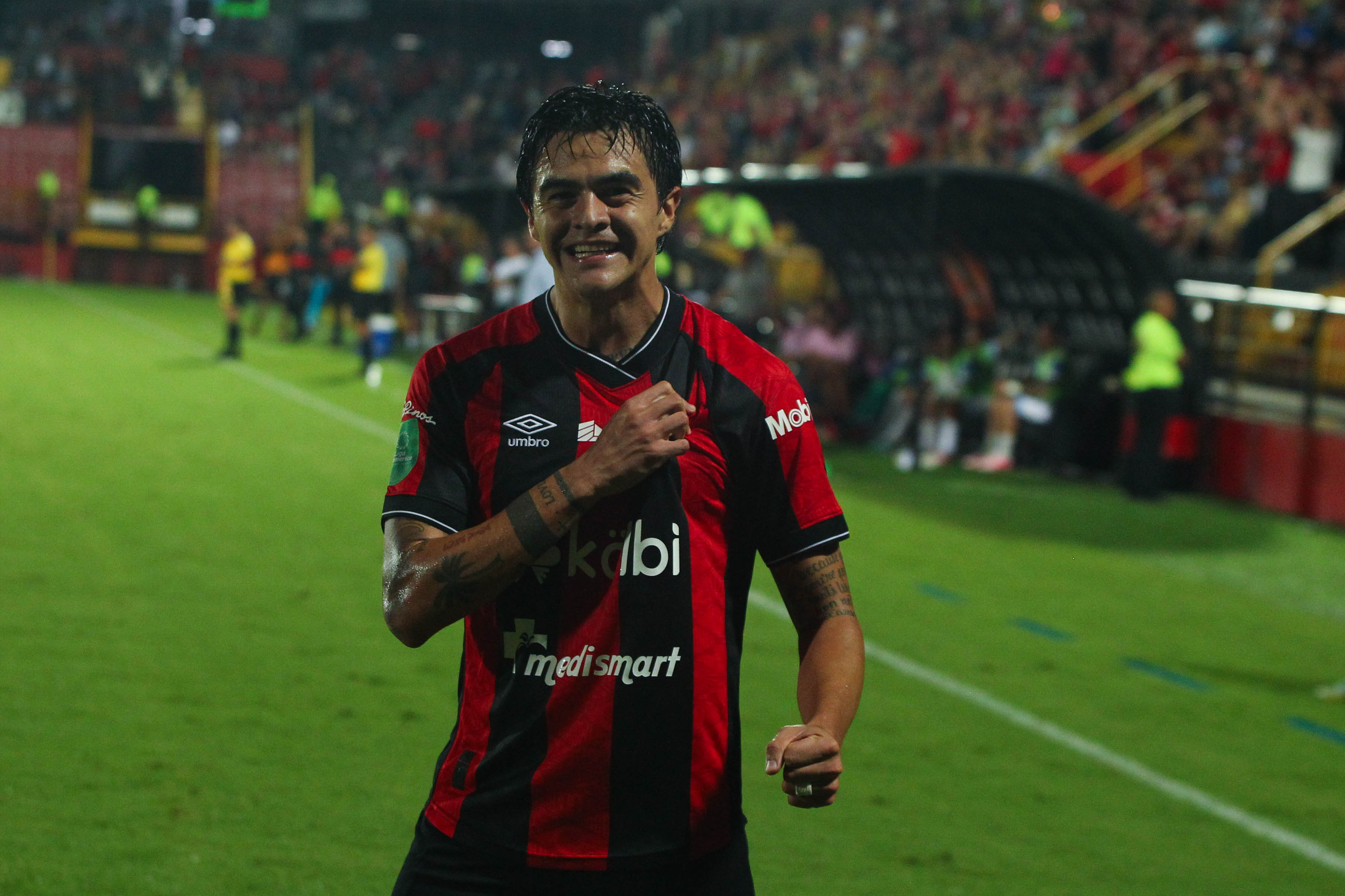 Alajuelense kicks off their title defense against newcomers Marathon Alajuelense kicks off their title defense against newcomers Marathon