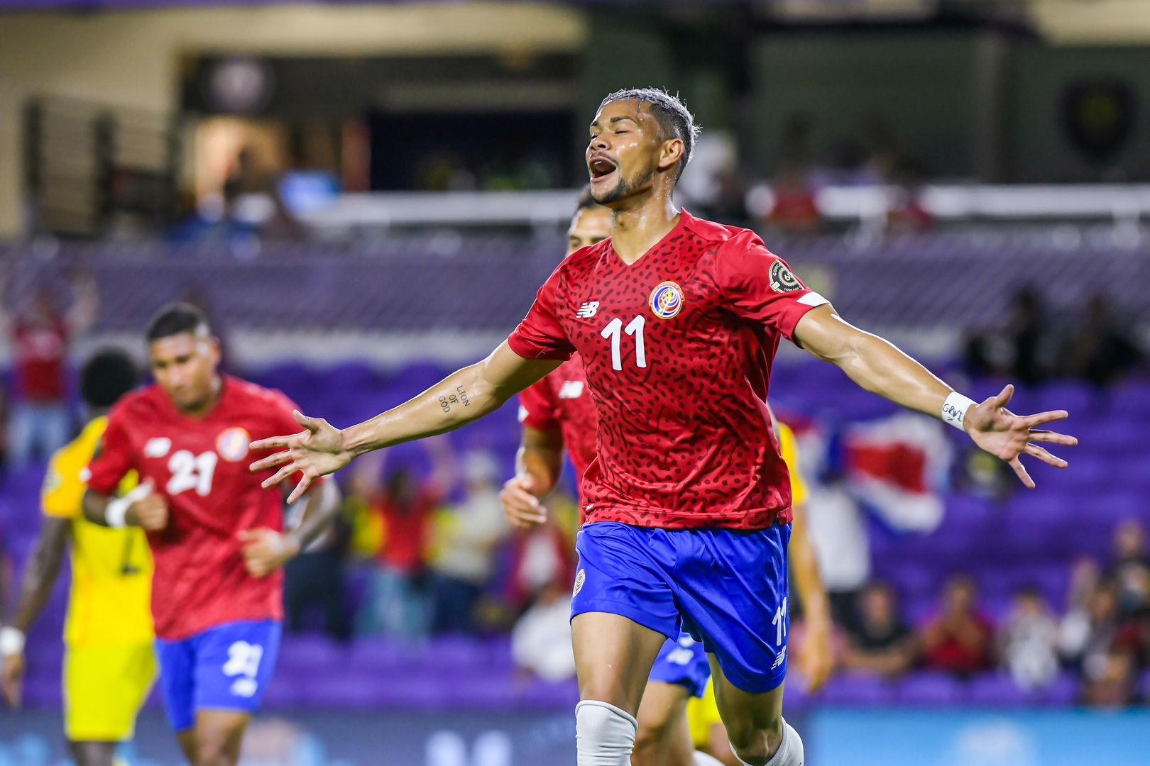 Lassiter becoming leader by learning from legends