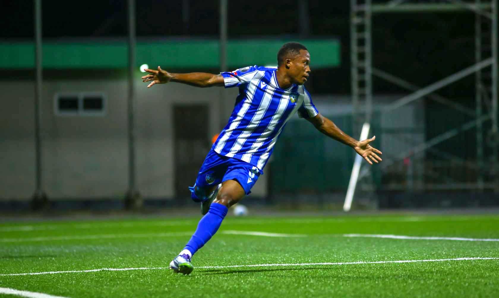 O&M FC defends first place against Moca